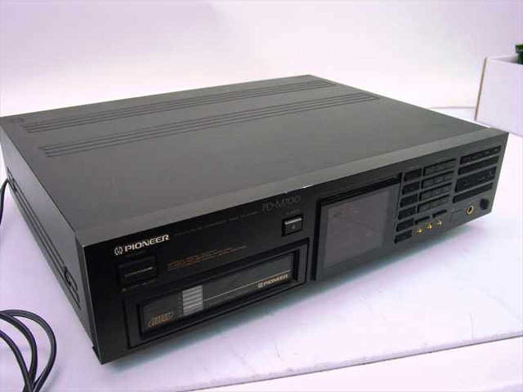 Pioneer PD-M700 Multi-Play 6-Disk Compact Disc Player