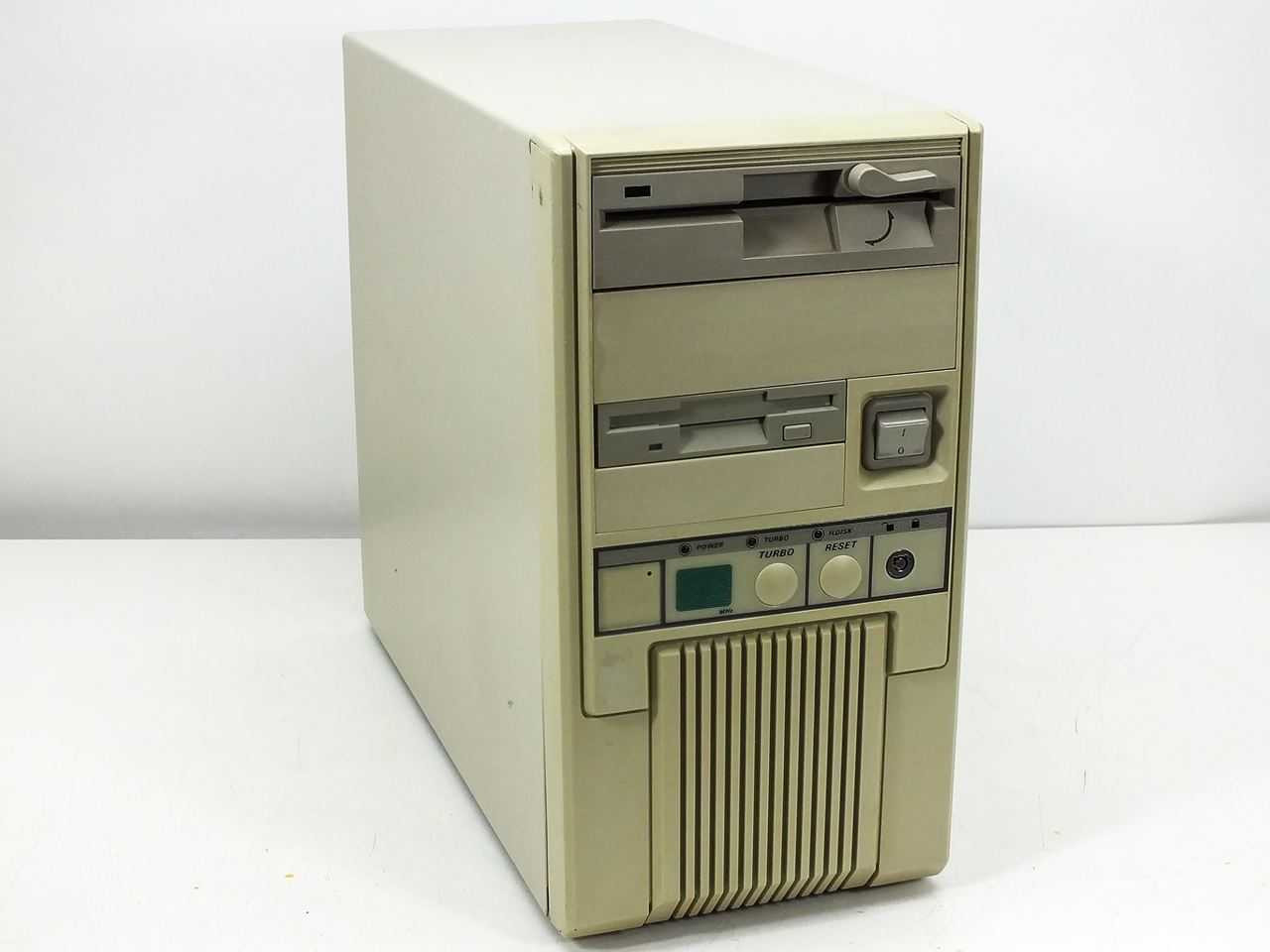 Generic 486DX/33 Intel 486DX/33, 4MB Ram, 425MB HDD Tower PC