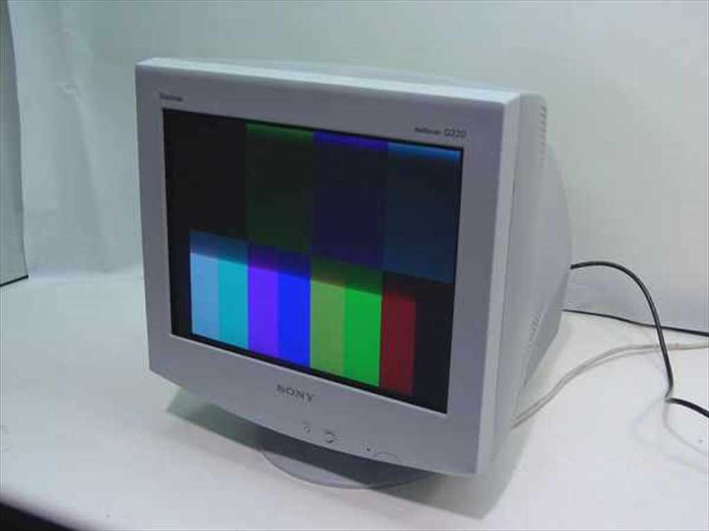 Sony CPD-G220R 17" Flat Screen Monitor