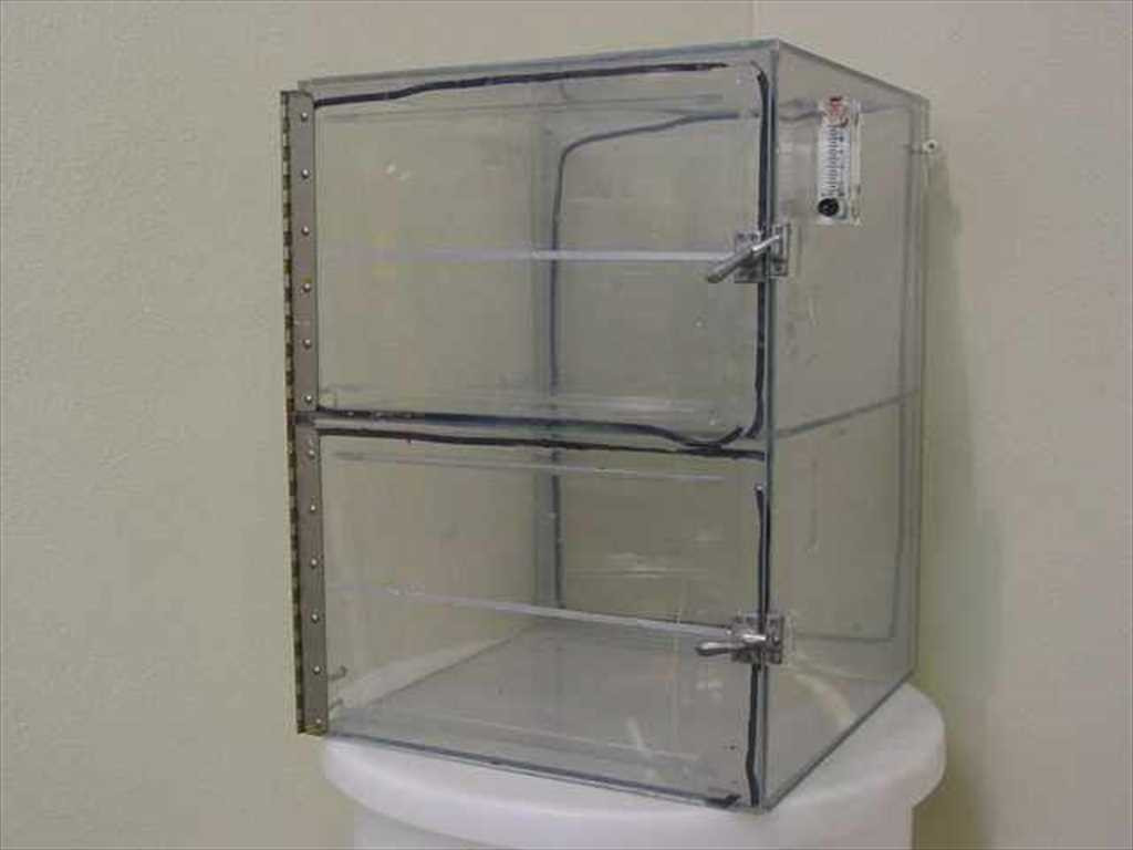 Dwyer Instruments Dry Box Plexiglass Dry Box Cabinet 16 1/2" x 19" x 24