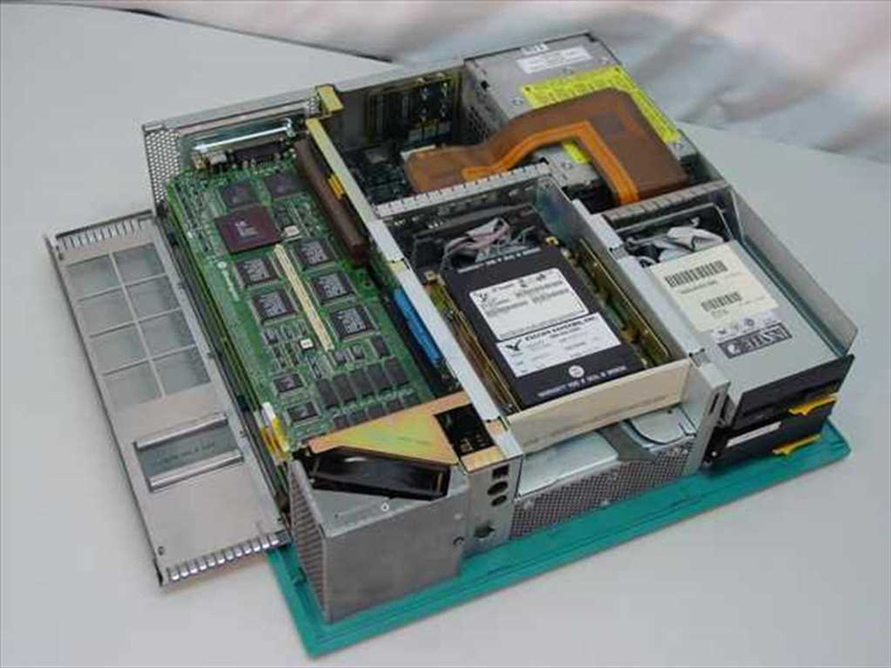 Silicon Graphics Indigo2 SGI Vintage Indigo2 Computer Silicon Graphics Indigo2 SGI Vintage Indigo2 Computer
