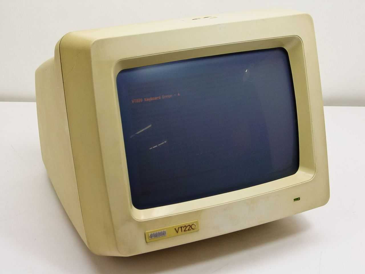 Digital Equipment Corp VT220 DEC Terminal Display