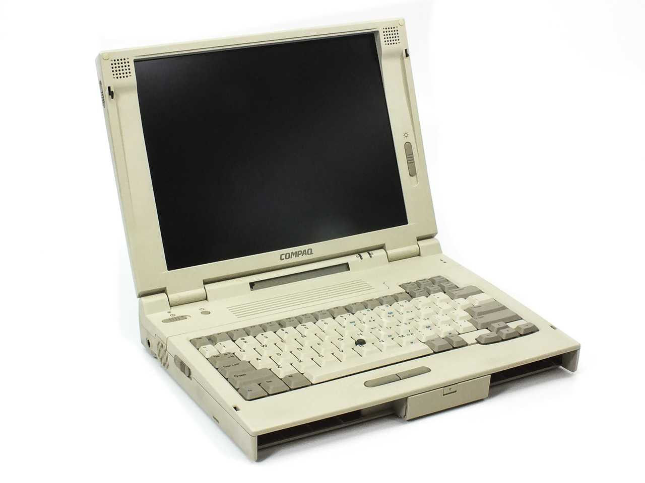 Compaq Laptop LTE 5380 P133 MHz Laptop Computer (2880J)