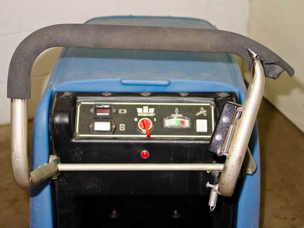 Windsor Lightning Floor Buffer - Burnisher 36V L2020D - AS IS