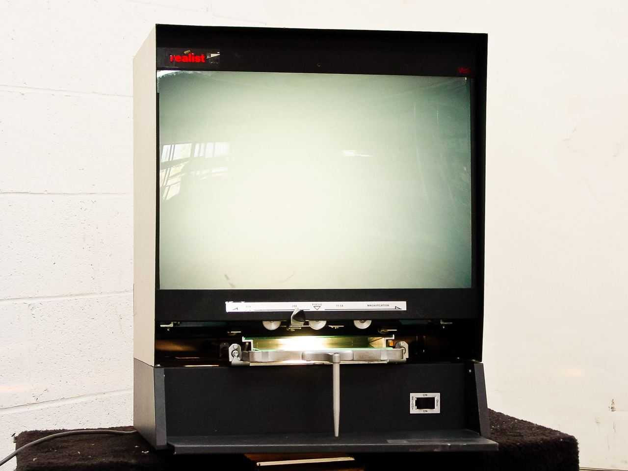 Realist 3313 Realist Microform Microfiche Reader - 3 Lens