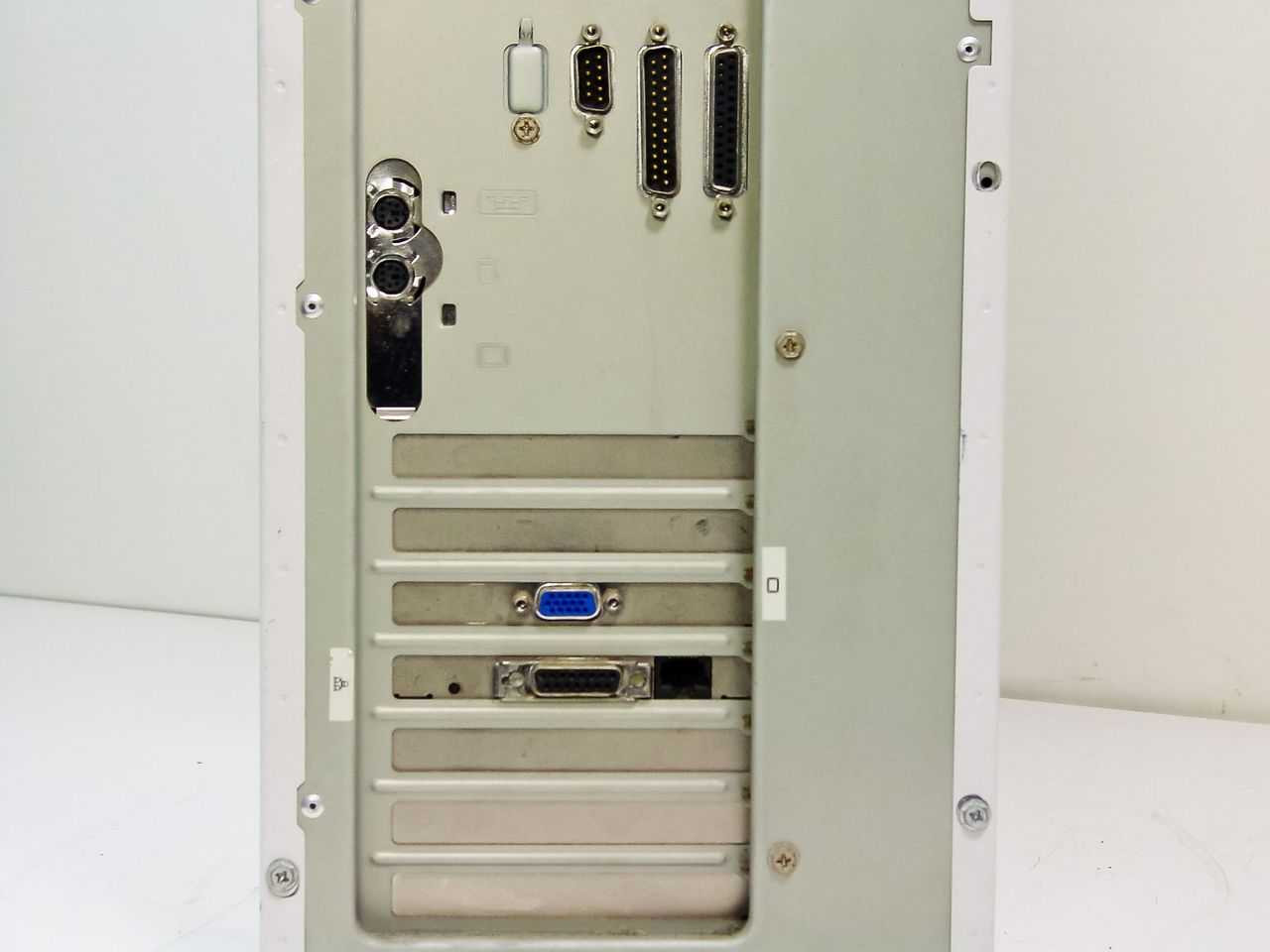 Gateway 2000 P5-90 P90 MHz 16MB 1.6GB Tower Computer