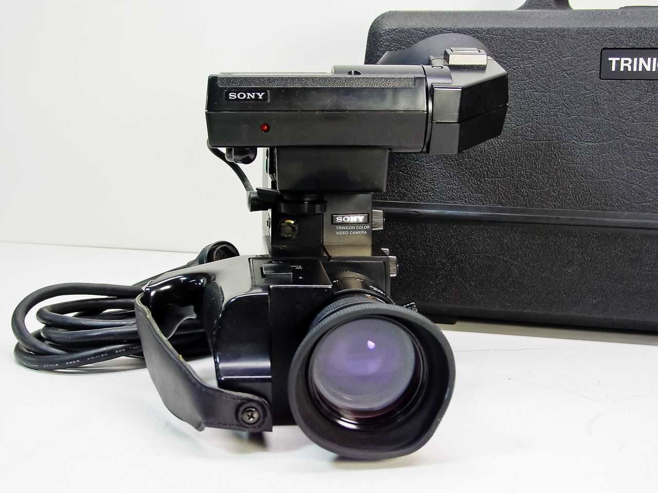 Sony Trinicon HVC-2200 Video Camera