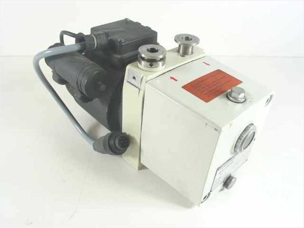 Pfeiffer Balzers DUO 1.5 A Vacuum Pump 1.5 M3/H .13 KW 110V 50/60Hz