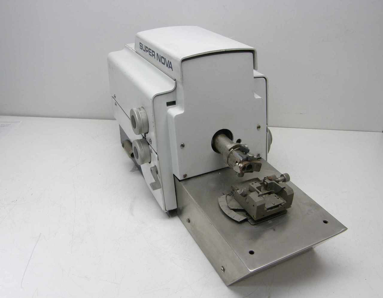 LKB 7050-01 Super Nova Microtome Tissue Slicer