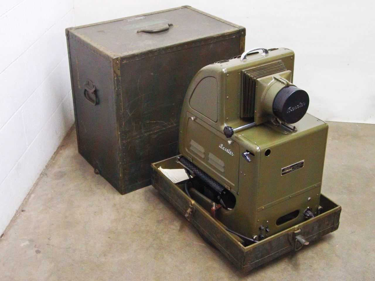 Beseler AP - 5(1) Portable Still Picture Opaque Projector 115V 1000W T20