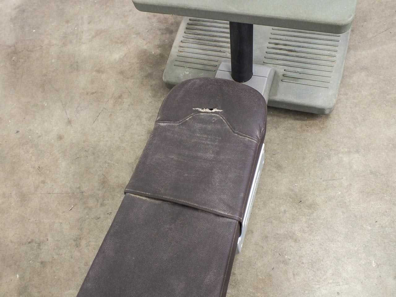 TECHNOGYM Flexibility Anterior Stretching Machine