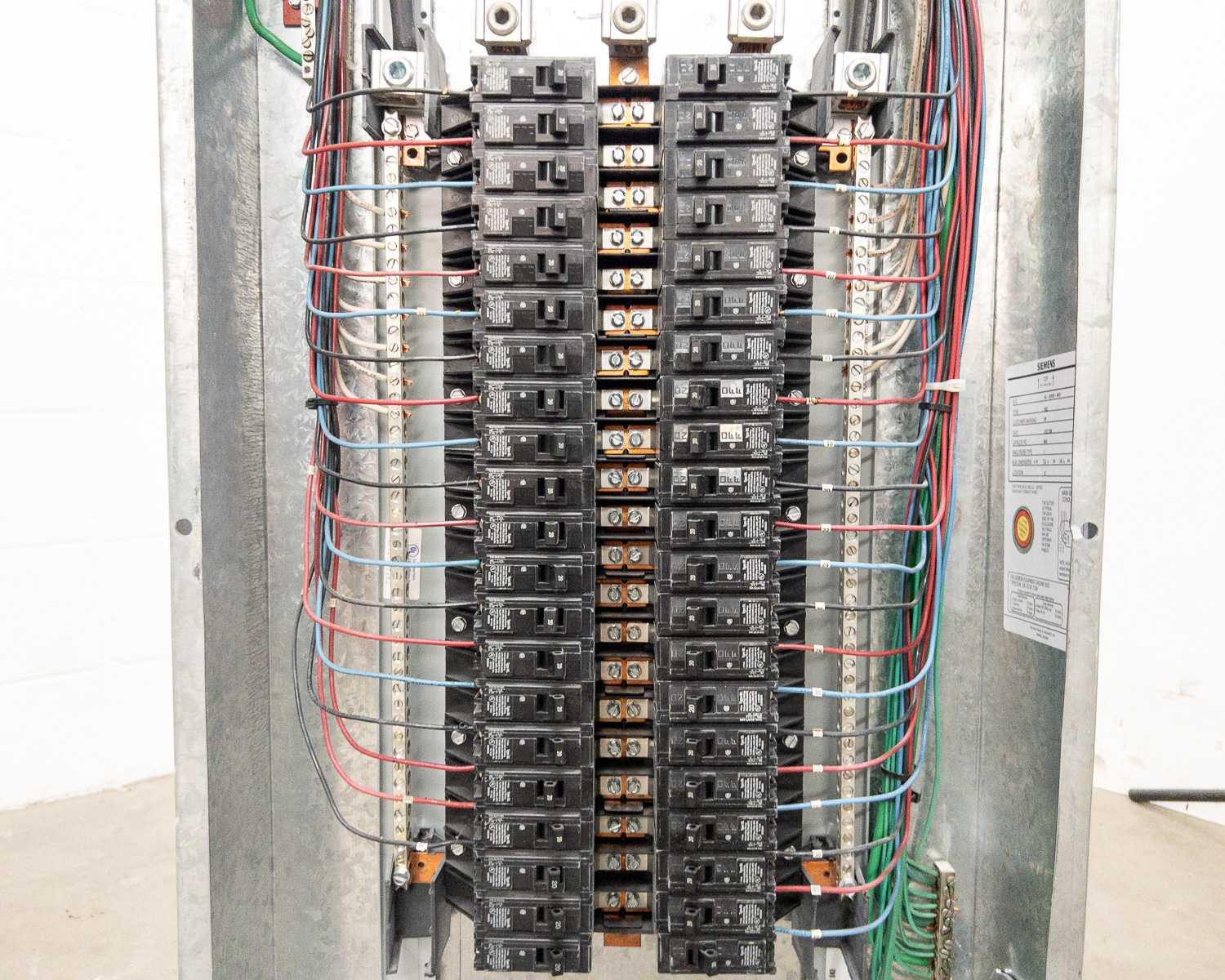 Siemens S1C42ML250CTS Circuit Breaker Panel S1 208Y 120V 3Phase 4 Wire ...