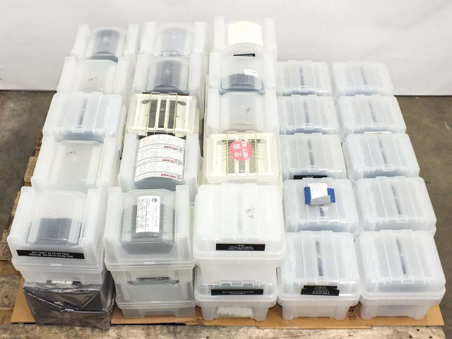 Entegris 150mm Ultrapak wafershield containers w/ 6" used wafers LOT OF ...
