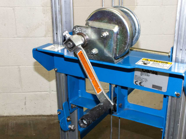 Genie Lift GL-8 Material Lifter 400 LBS Hand Crank Straddle with ...