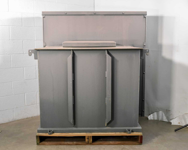 Howard Industries Three Phase Live-Front Pad Mount KVA150 PRI:4800 SEC ...