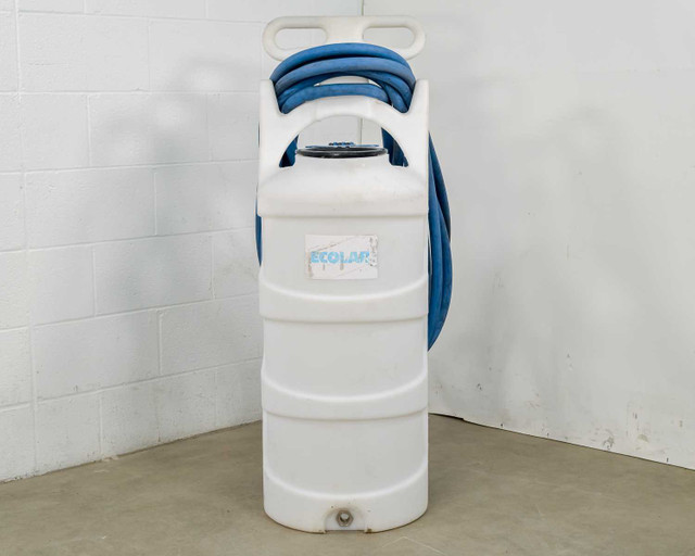 Ecolab FL-20N-BL-ECO 20 Gallon Wet & Dry Foam Unit Foamit on wheels