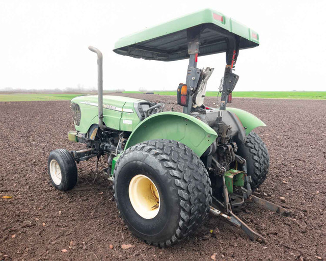 John Deere 5425 2005 Diesel Tractor 65 hp 2WD w Canopy, Turf Tires 6675 ...