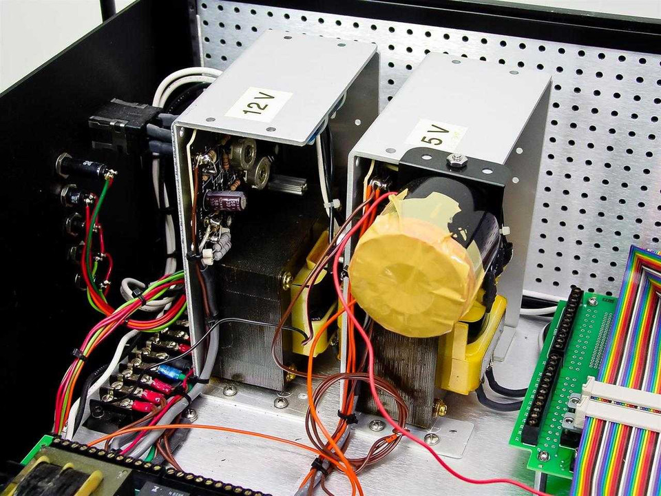 Keithley Board ERB-24 Relay I/O in Rackmount Enclosure 61300 9535 / N ...
