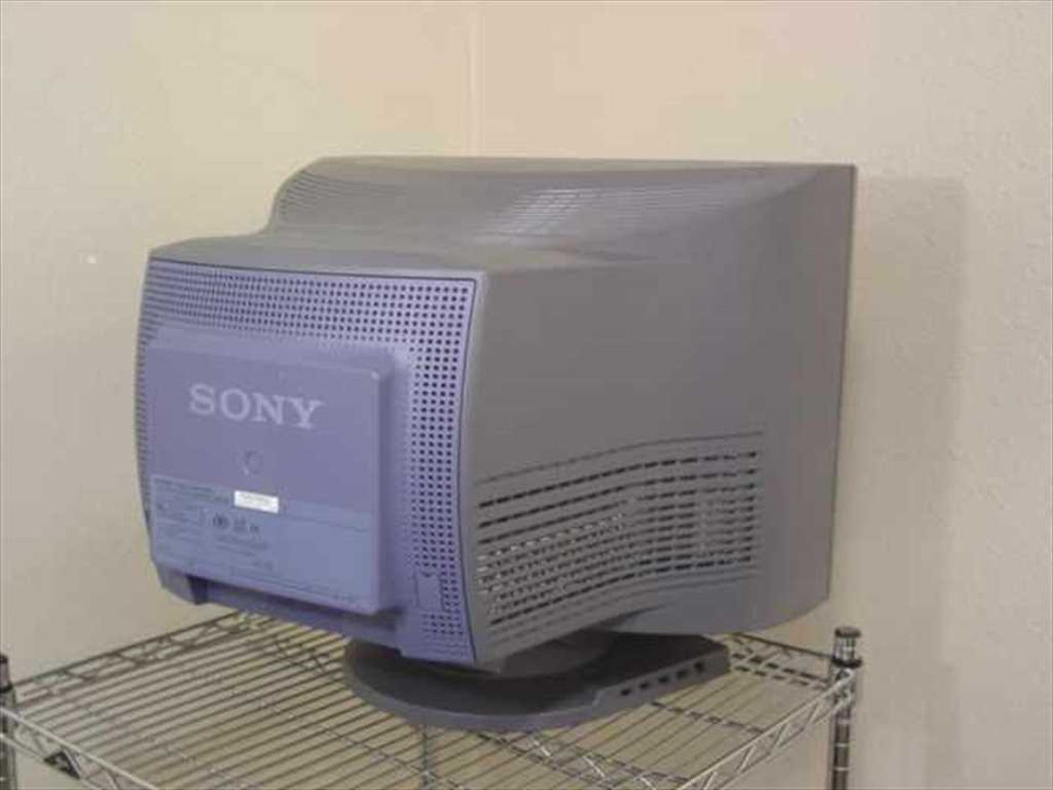 Sony Trinitron GDM-FW900 24'' CRT Monitor