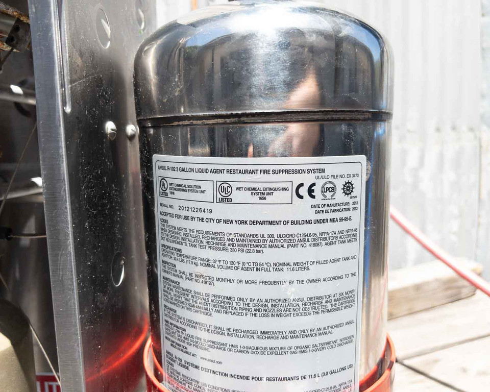 Ansul R-102 Firemaster Wet Chemical Fire Suppression System 2 3-Gallon ...