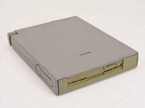 Toshiba 1.44 MB External Floppy Drive (400Adapt)