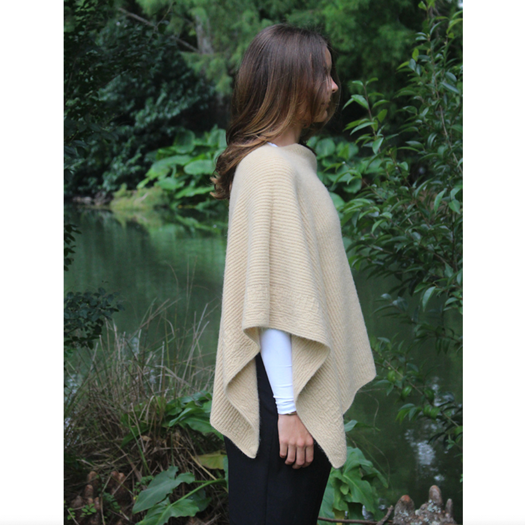 Lothlorian Alpaca Rib Poncho | Womens