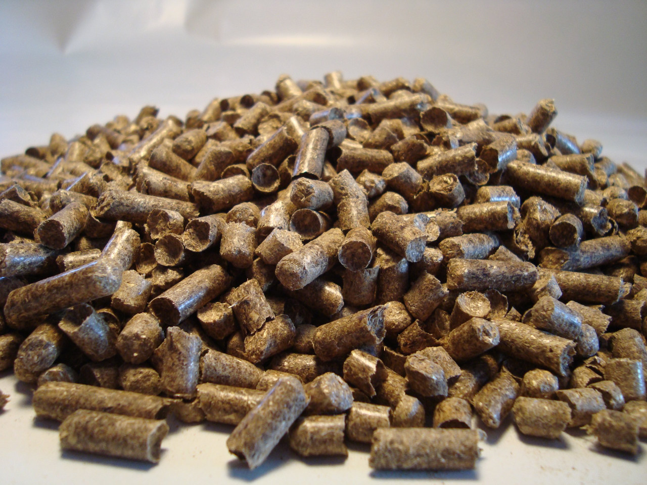 bulk feed pellets