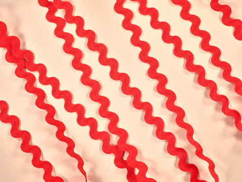 Dressmaking Trim | Luxury Ric Rac Braid - 15mm - Red | Fabric Godmother