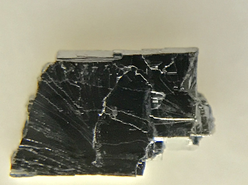 Tellurene crystals - Large size high quality layered Te crystals ...