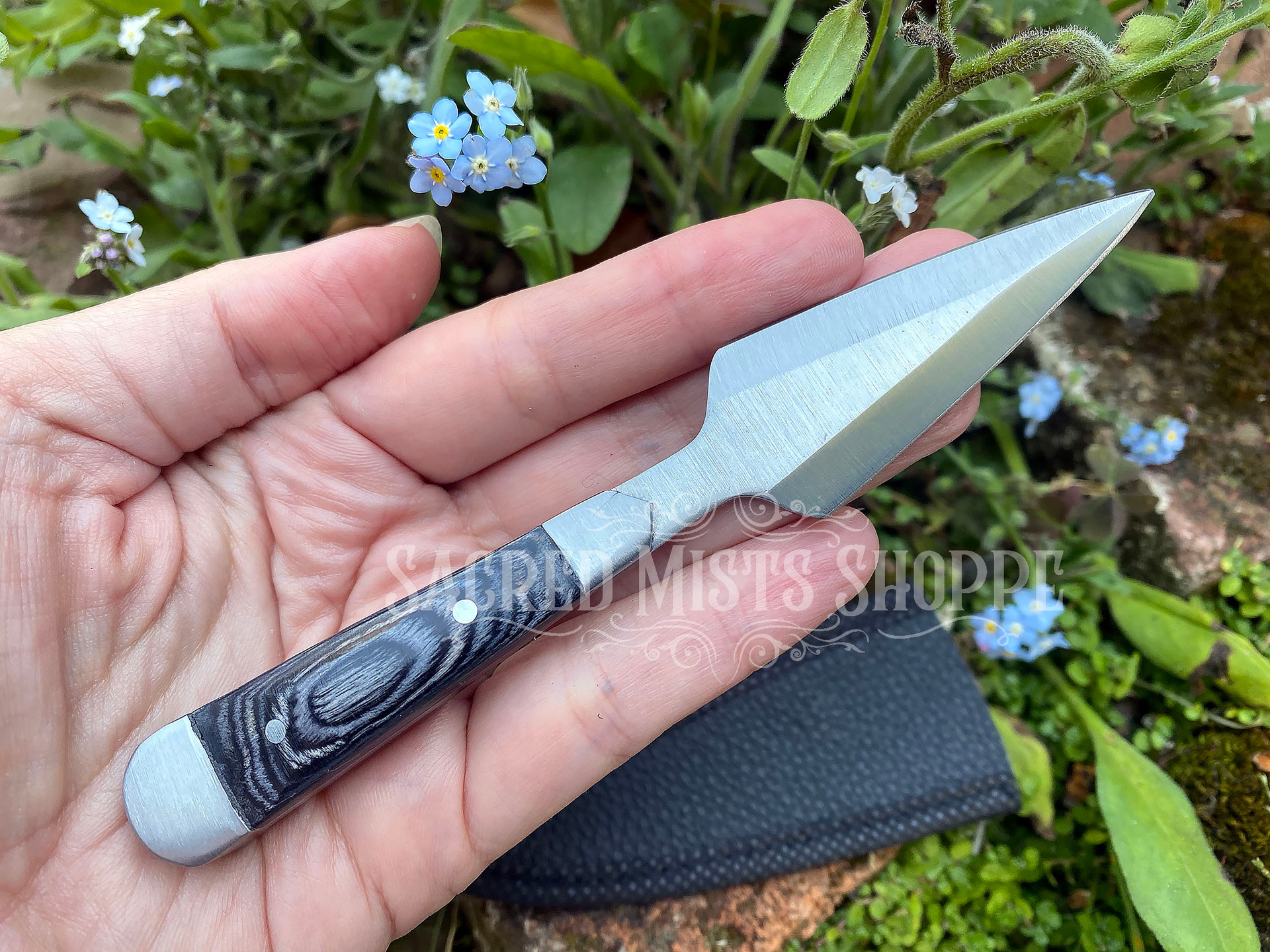 Hedgewitch's Athame | Sacred Mists Shoppe