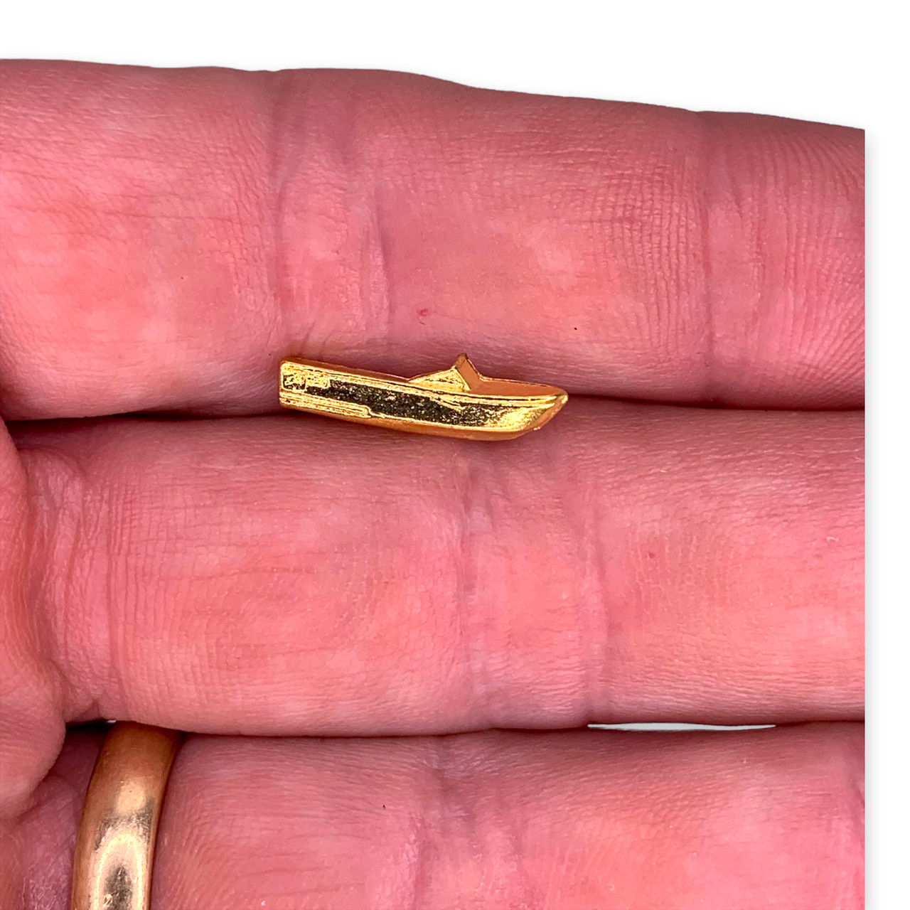 C18 motorboat lapel pin nautical jewelry | Stockpins.com