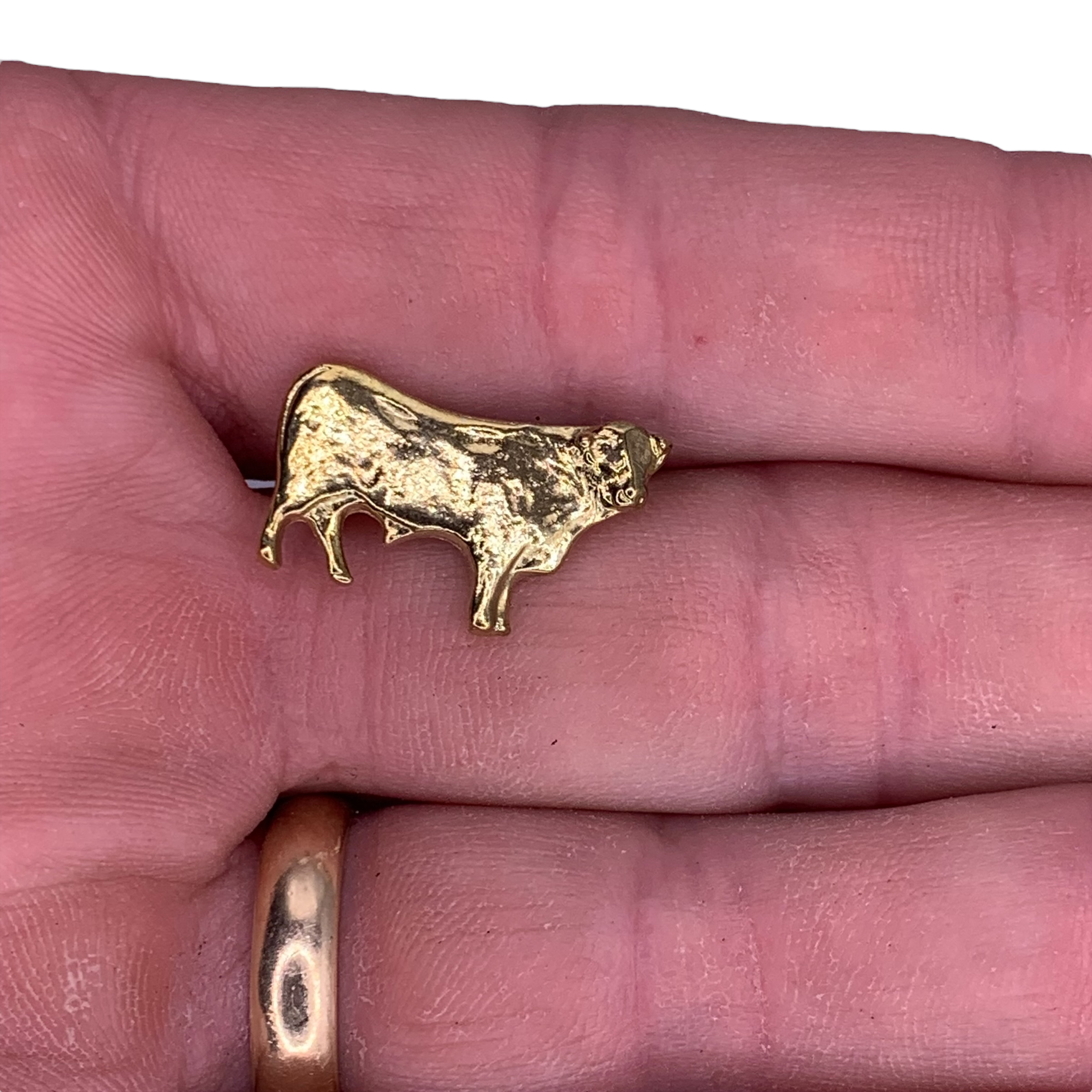 Cow lapel pin | Steer, farming pins | StockPins.com