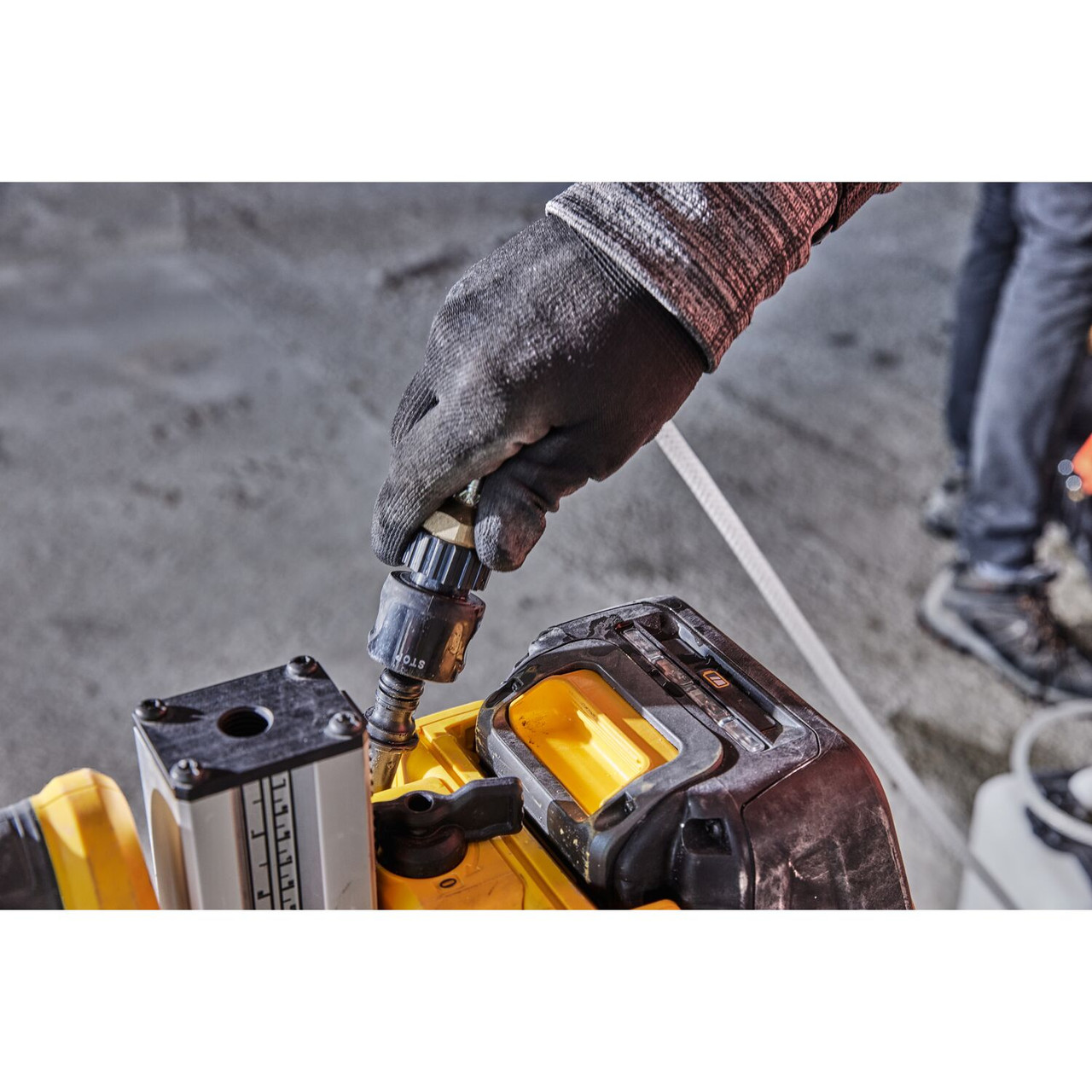 Order In - DeWalt Water Tank 15L 18V Skin Only - DCE6820N-XJ - Tool Kit ...