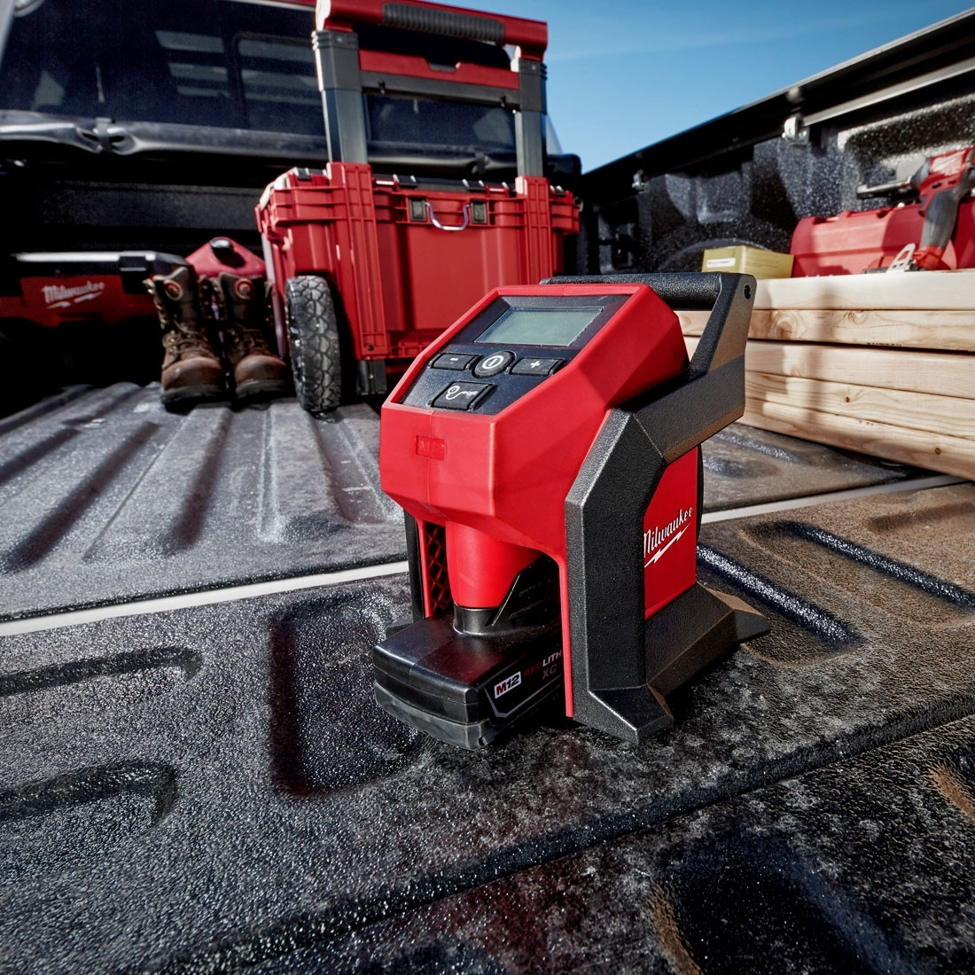 Buy Milwaukee Online | M12BI-0 | M12™ Compact Inflator
