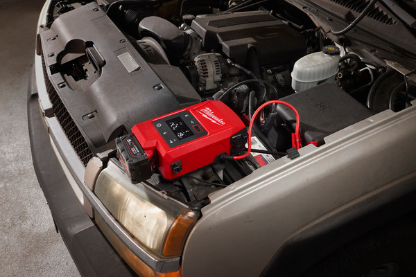 Milwaukee M18™ Hotshot Jump Starter 2000 A- M18JS2000-0 - Tool Kit Depot