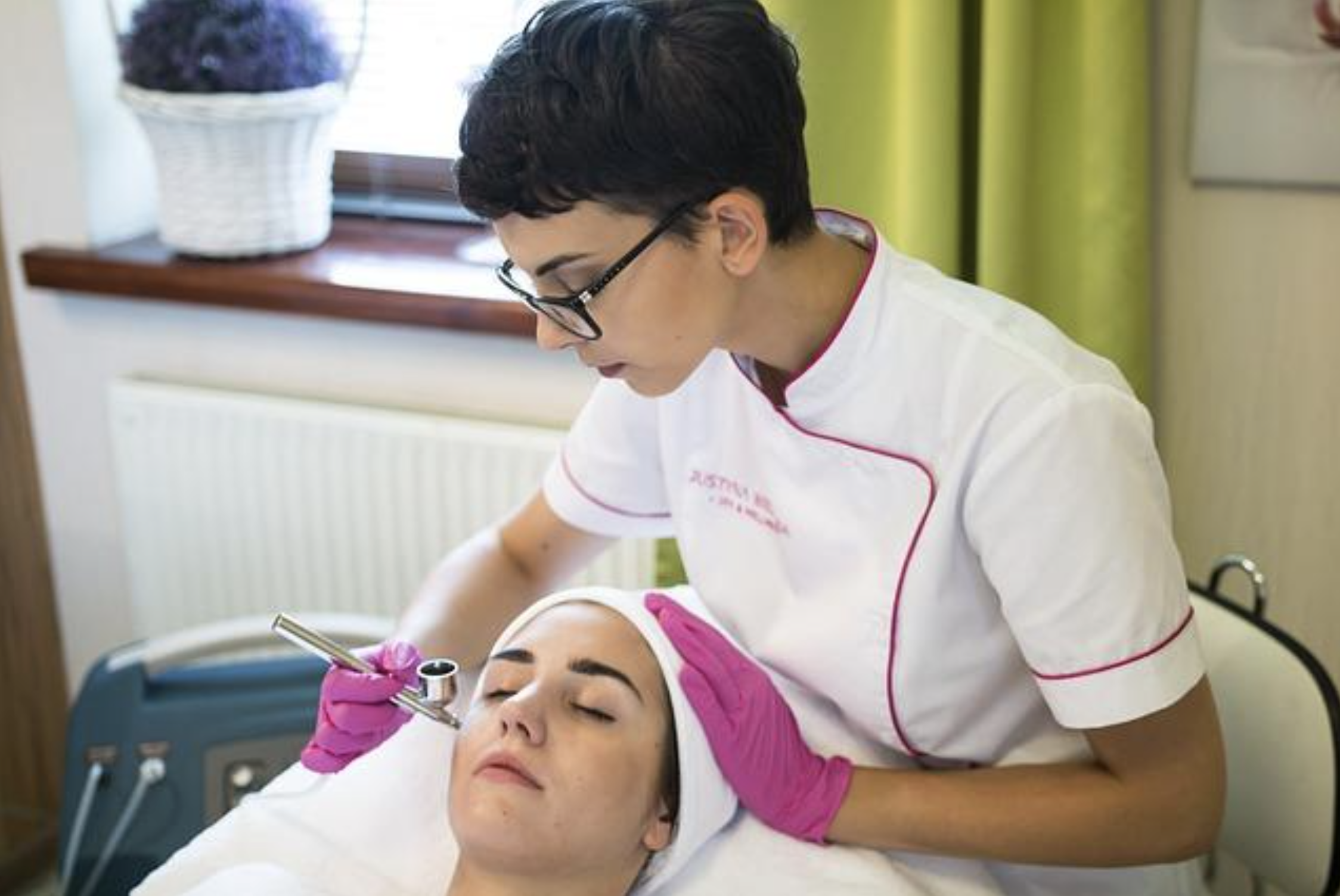 Esthetician Table Buying Guide - Spa Source