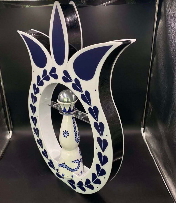 BOTTLE PRESENTER - TEQUILA CLASE AZUL 4.0