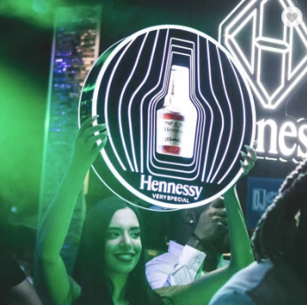 BOTTLE PRESENTERS AND SERVING TRAYS