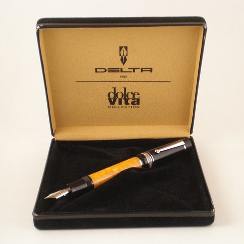 Delta Dolcevita Fountain Pen