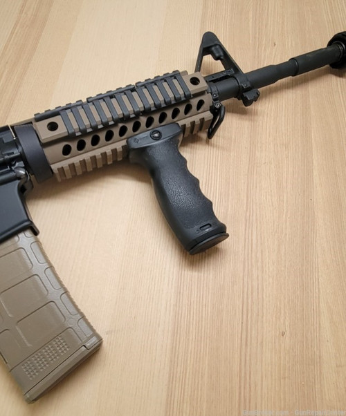MISSION FIRST TACTICAL (MFT) REACT ERGONOMIC VERTICAL GRIP