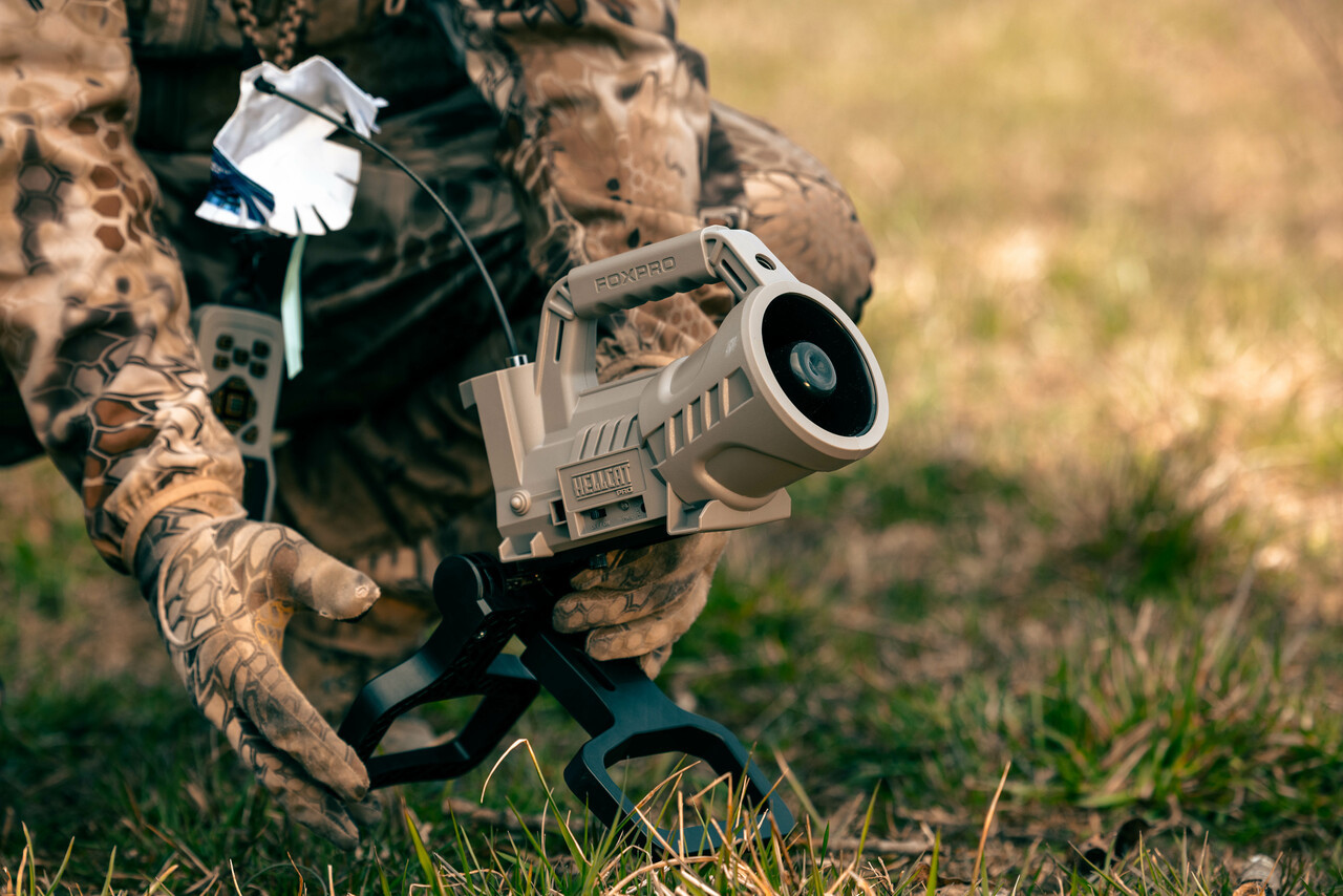 FOXPRO Electronic Call "Handle Stand" - AllPredatorCalls.com