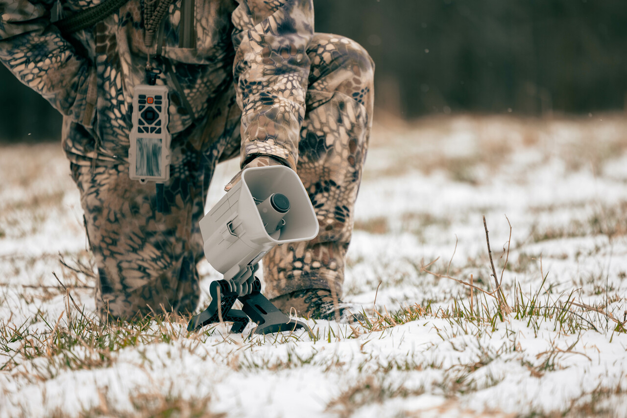 FOXPRO X48 Electronic Predator Call with TX-2000 Remote Control for ...