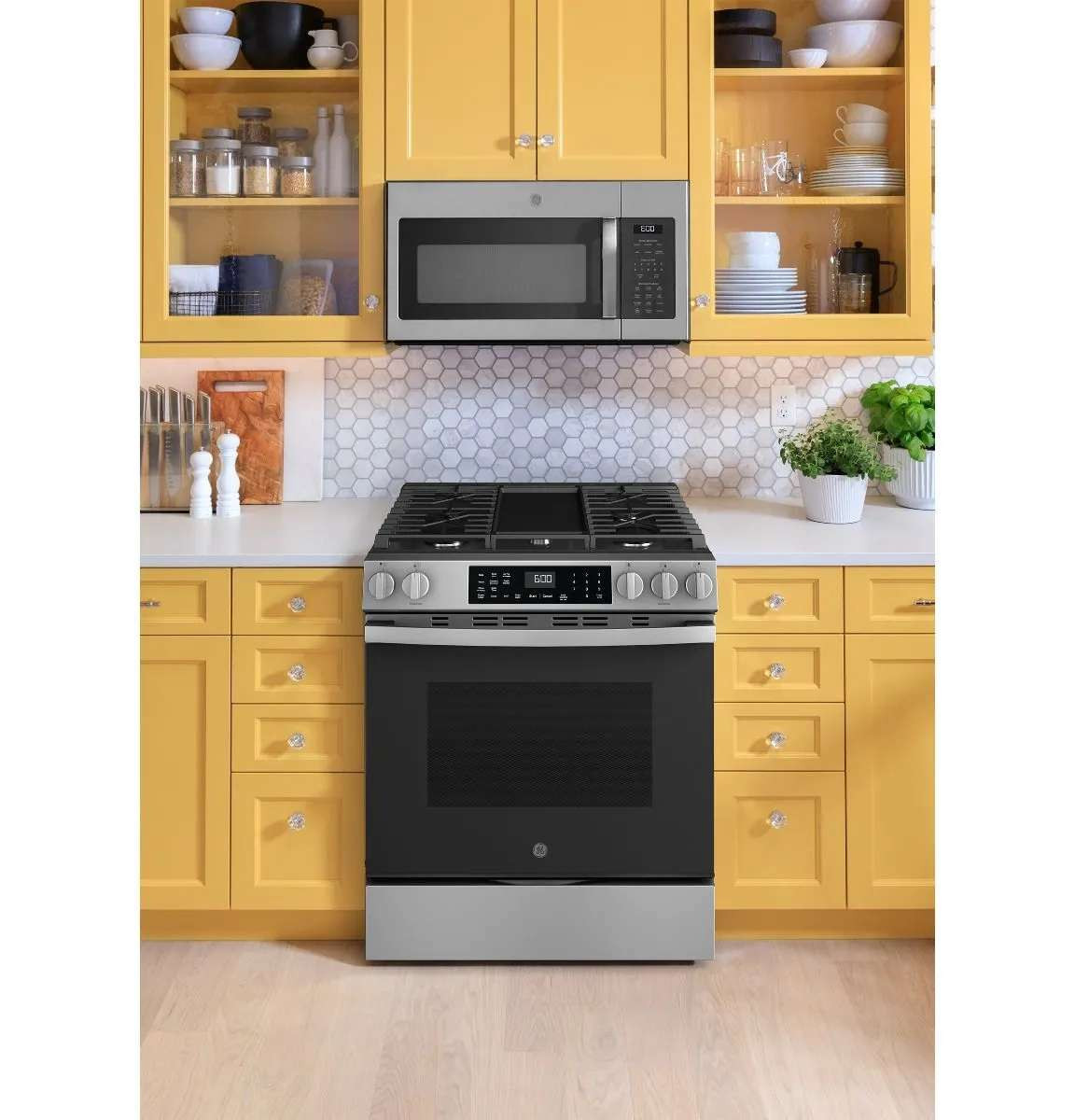 GE GGS600AVFS 30" Slide-In Gas Convection Range with No Preheat Air Fry ...
