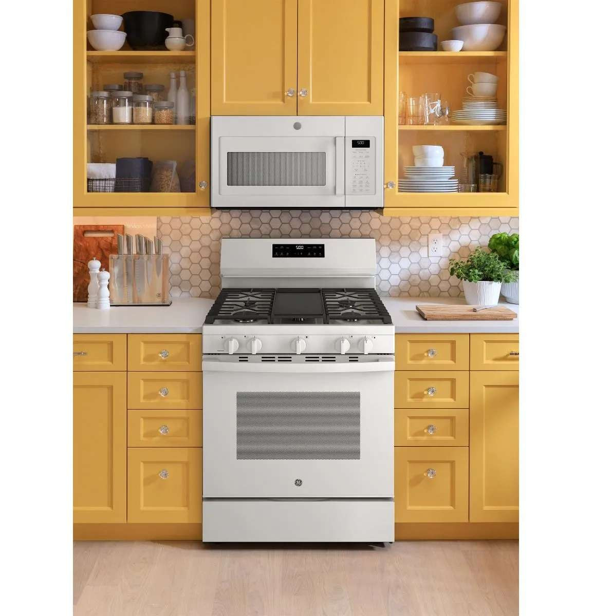 GE GGF500PVWW 30" Free Standing Gas Range 4 Burners with Griddle ...