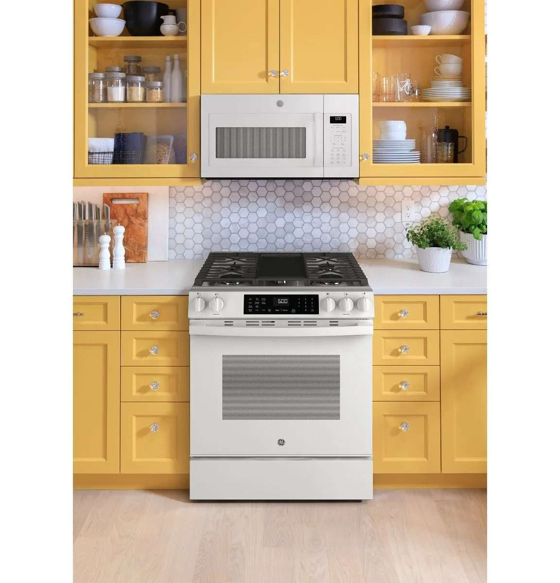 GE GGS600AVWW 30" Slide-In Gas Convection Range with No Preheat Air Fry ...