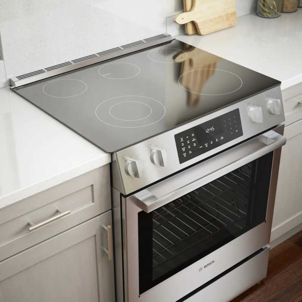 Bosch HEI8056U 30" Slide-in Electric Range with European Convection ...