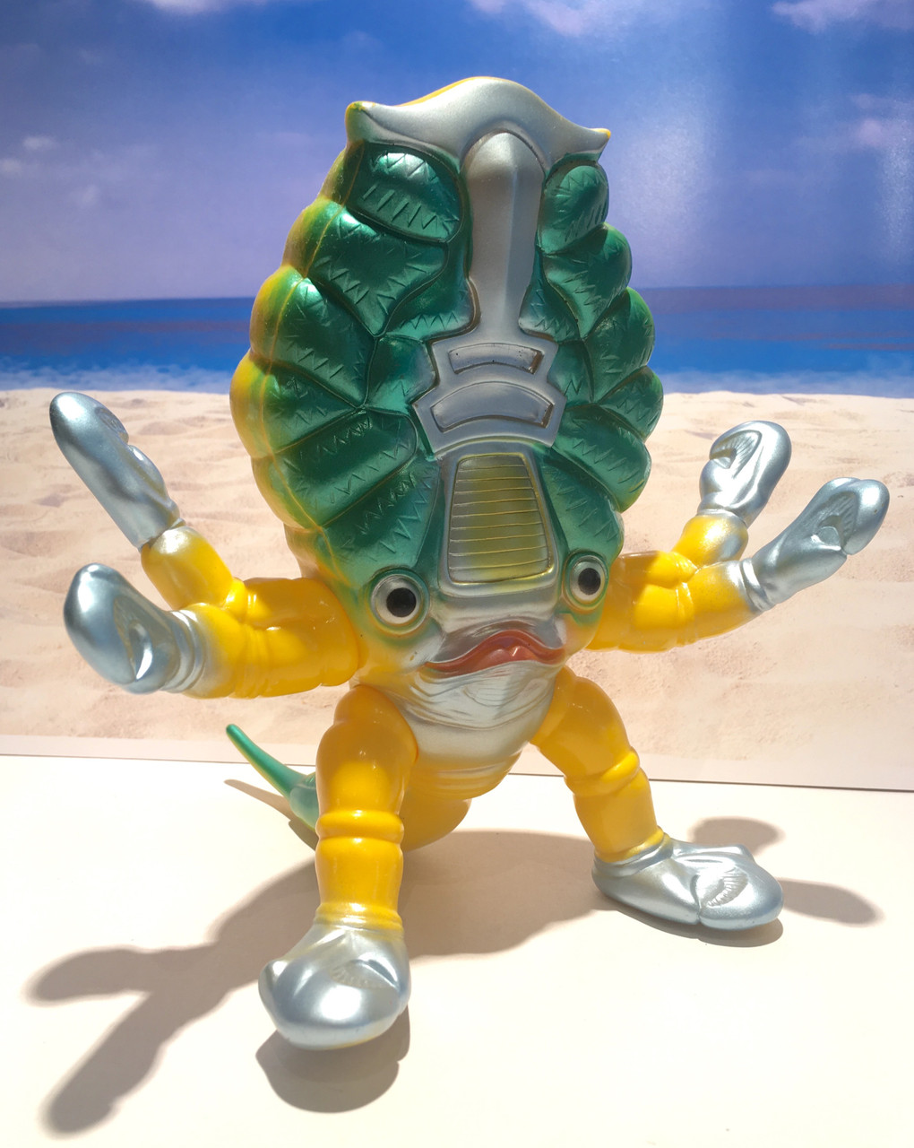 Kaiju Alien Cool metallic yellow / Ultraseven-Ultraman Series - STUDIO ...