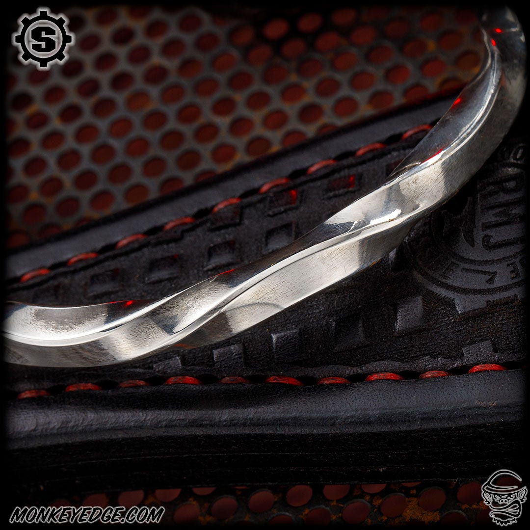 Monkey Edge - Starlingear Bracelet: Slickster Twisted Bangle - Silver