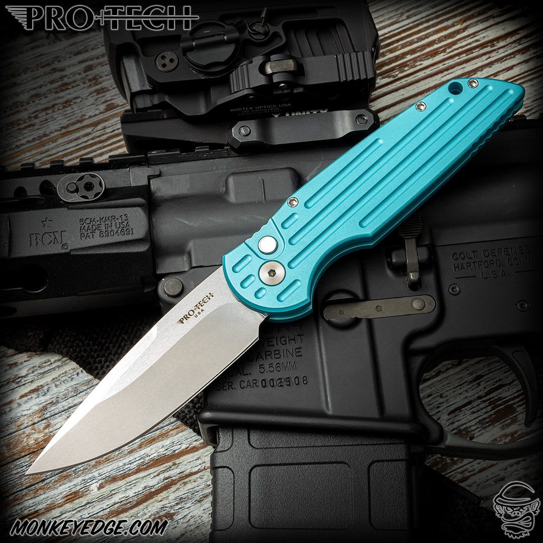 Monkey Edge - Pro-Tech Knives: TR-3 - Two Tone/Tiffany Blue