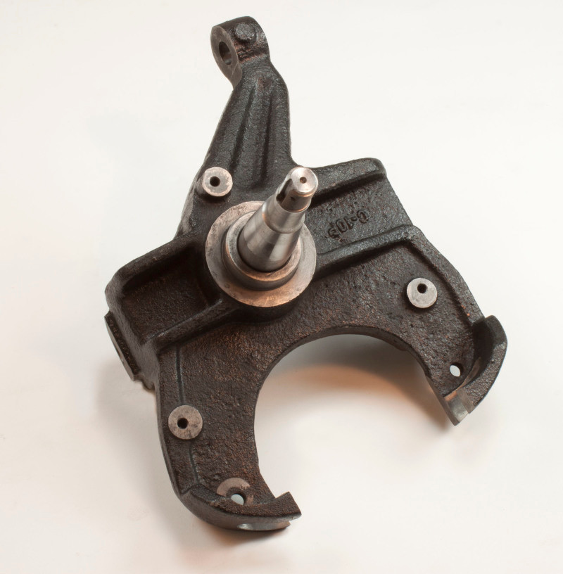 MaxTrac 73-87 Chevrolet C10 2WD 2.5in Front Lowering Spindles (1.25in ...